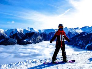 Snowboarding Basics: 5 Best Tips for Newbies!